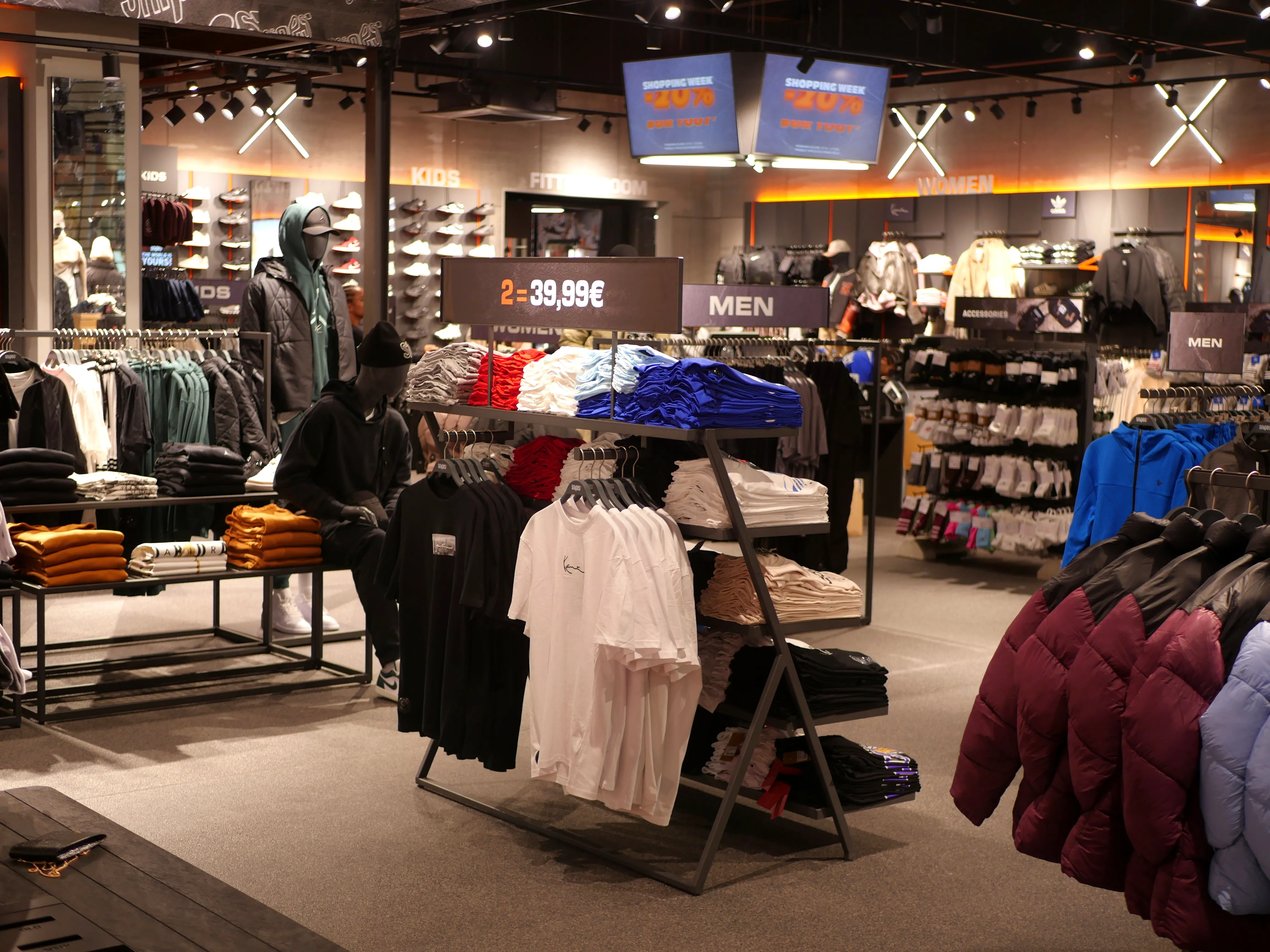 SNIPES - La plus grande boutique de sneakers d'Amiens